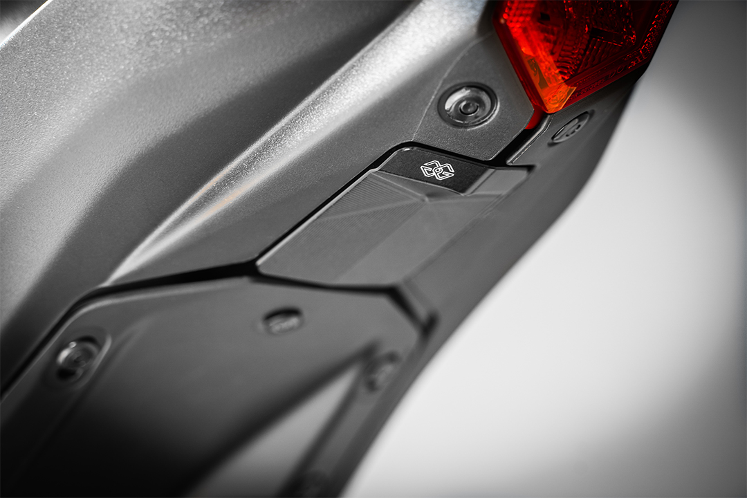 Gilles Race Cover Kit, schwarz, für Yamaha,YZF-R7,RM39 | GI-RCK-14-B